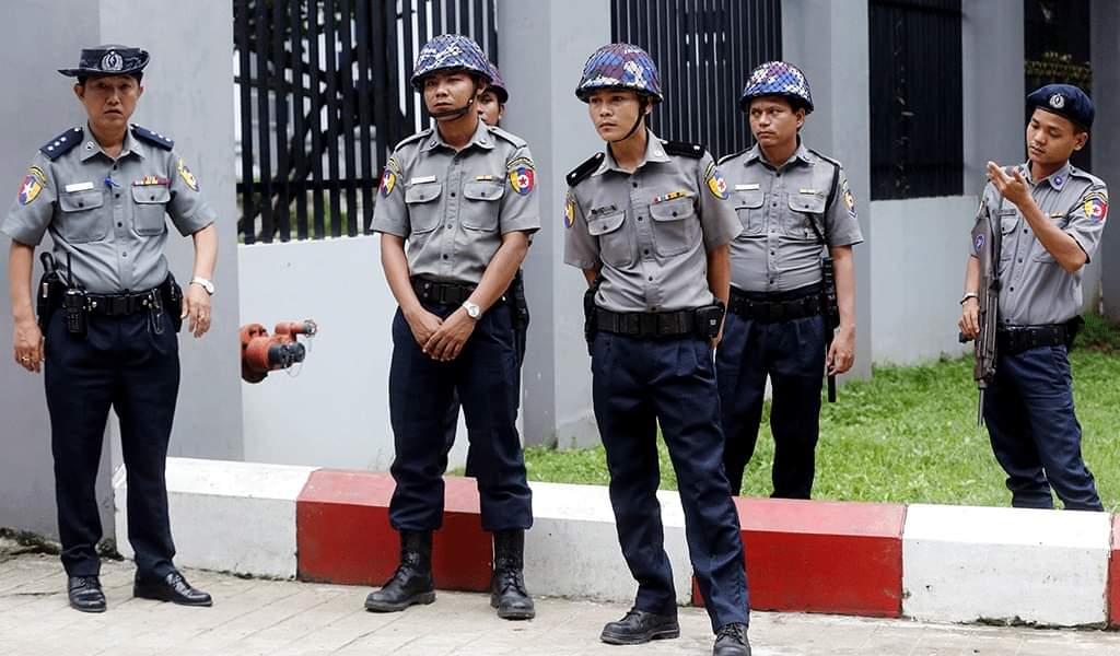 ဝေါမြို့နယ်တွင် ဒုရဲအုပ် ၁ ဦး၊ မိုးမောက်တွင် ရဲတပ်သား ၁ ဦး ပစ်သတ်ခံရ