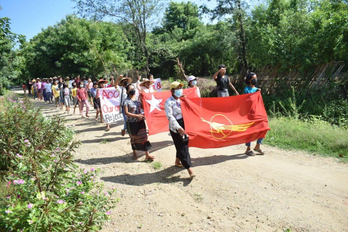ယင်းမာပင် ဆားလင်းကြီး ရွာပေါင်းစုံ သပိတ် စစ်ကြောင်း ဖက်ဆစ် စစ်တပ် တော်လှန်ရေး ချီတက် ဆန္ဒပ