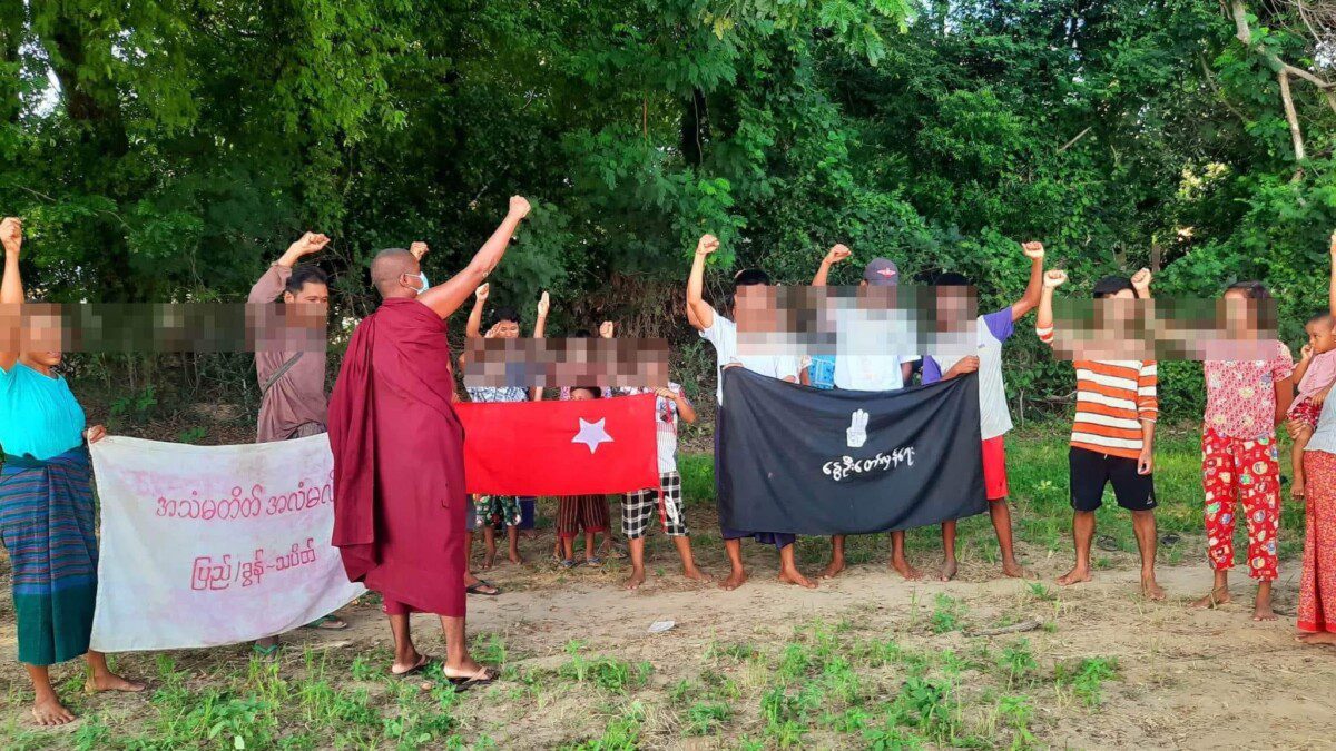 ပြည်ခွန် သပိတ် အင်အားစုများ ဖက်ဆစ် စစ်တပ် တော်လှန်ရေး ဆန္ဒပြ Khit Thit Media