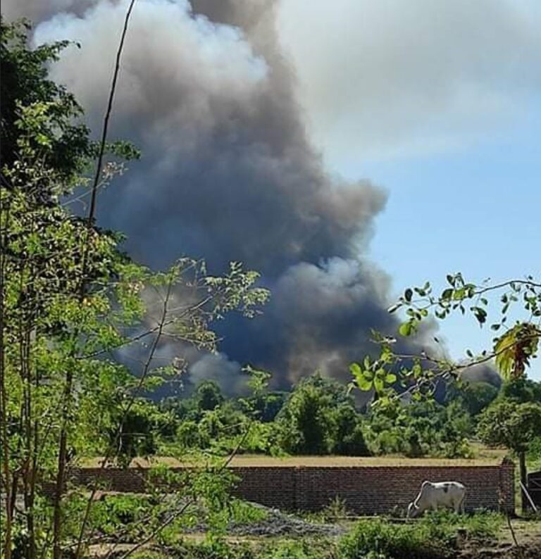 ထီးချိုင့်၊ ဆားတွင်းရွာကို စစ်တပ်က လက်နက်ကြီးဖြင့်ပစ်ခတ်၍ သက်ကြီး ရွယ ...