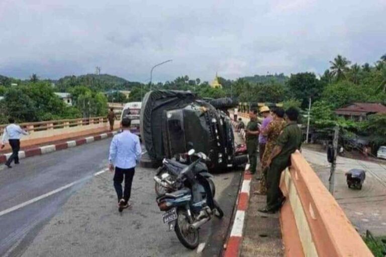 မကွေးမြို့၊ ဂွေးတောက်စမ်းရွာအနီး နေပြည်တော် စစ်ရေးပြပွဲမှ ပြန်လာသည့် စစ