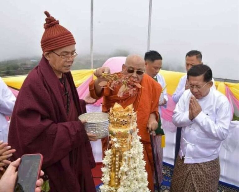 နိုင်ငံတစ်ဝန်းရှိ တပ်ရင်းတပ်ဖွဲ့များတွင် ဆယ်တော်မူဘုရားပုံတော်ကို ကပ်ပြီး ဆယ်တော်မူဘုရားဂါထာ