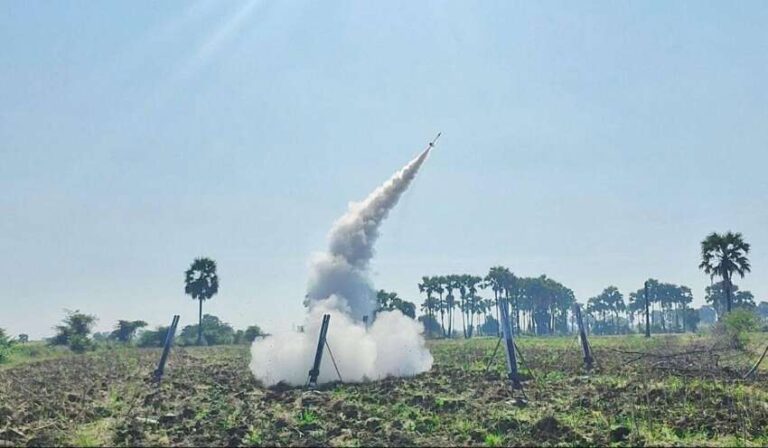 စလင်းမြို့နယ်တွင် လူငယ်များကို ပေါ်တာဆွဲ ဖမ်းဆီးနေသည့် စစ်ကောင်စီတပ